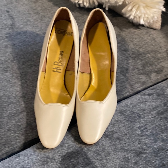 Hi Brows | Shoes | Vintage Cream Pumps | Poshmark